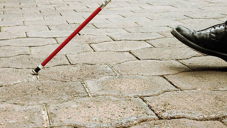 Consulting Patients With Hemianopic Visual Field Cuts